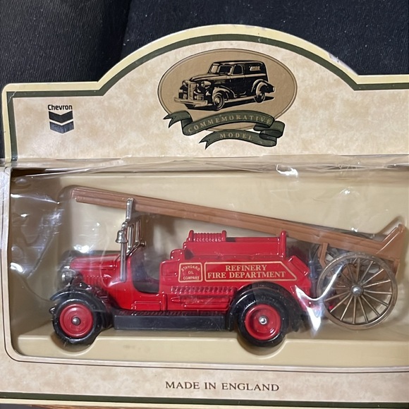 LLEDO 1/64 Diecast | Toys | Refinery Fire Truck 934 Fire Engine Made In ...